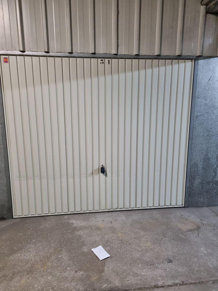 Parking fermé / Box 12m2 Lillebonne - Lillebonne - 76170 - 12 m²