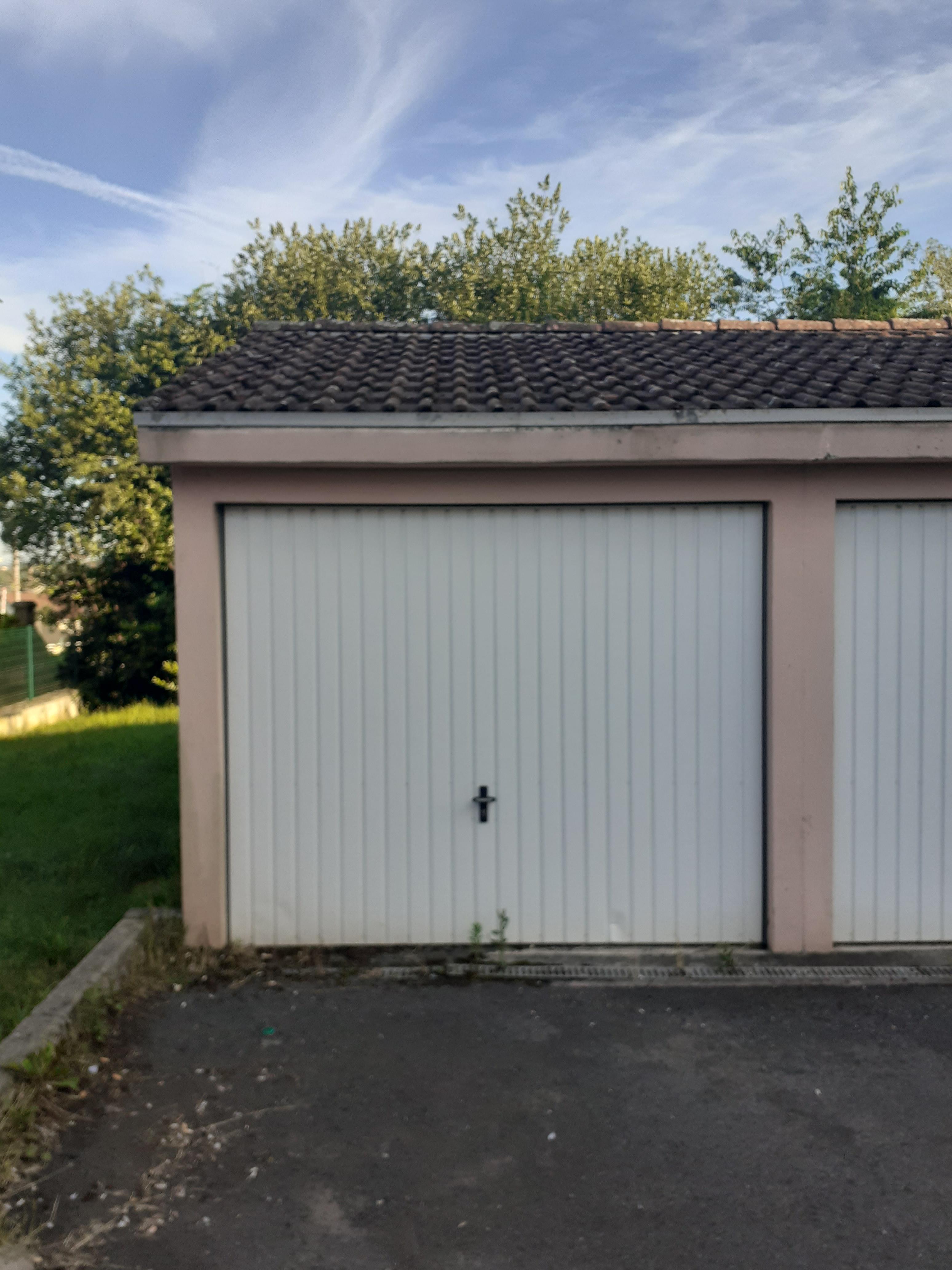 Garage / box stockage ou parking - Danjoutin - 90400 - 13 m²