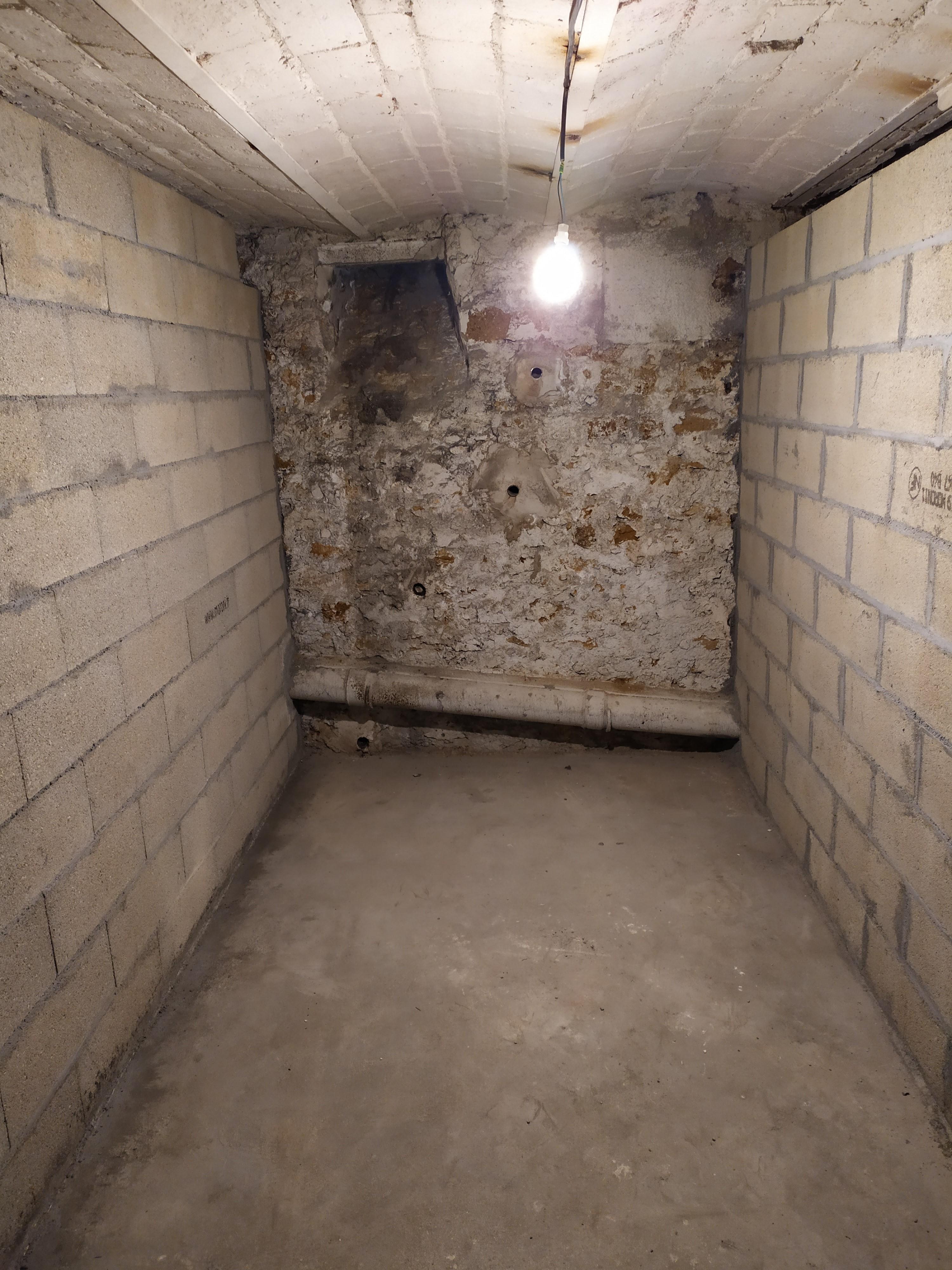 Métro Corentin Cariou (75019) - Cave de 6 m² saine et sécurisée - Paris ...