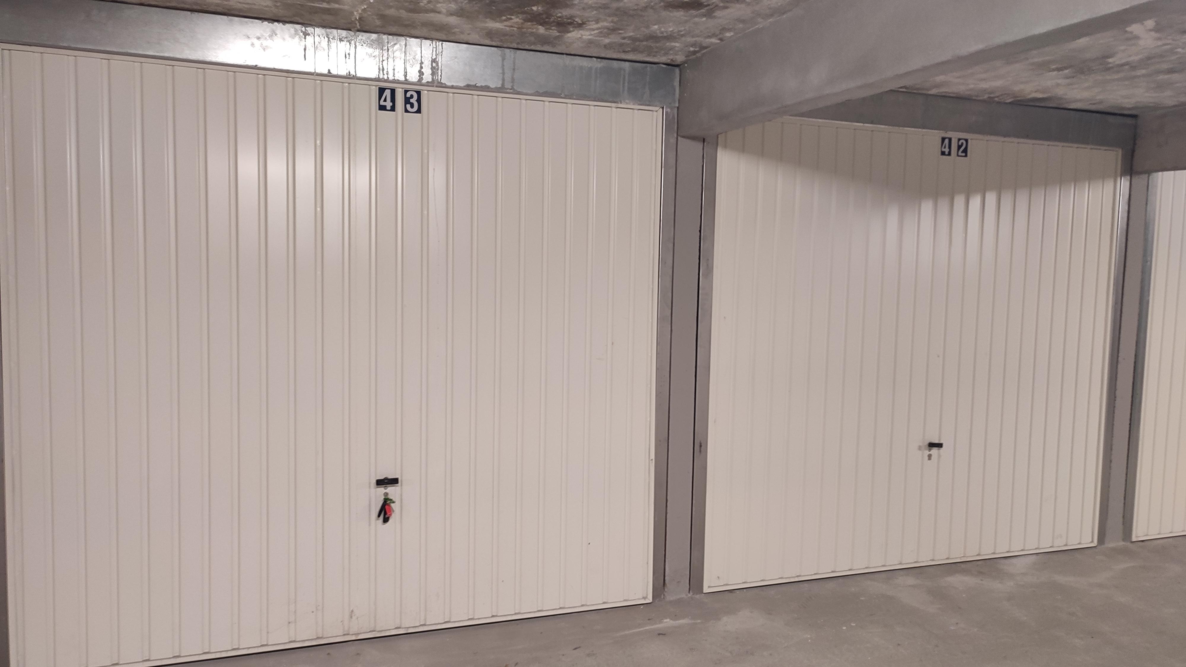 Location de Garage 12 m2 - Bellignat - 01100 - 12 m²