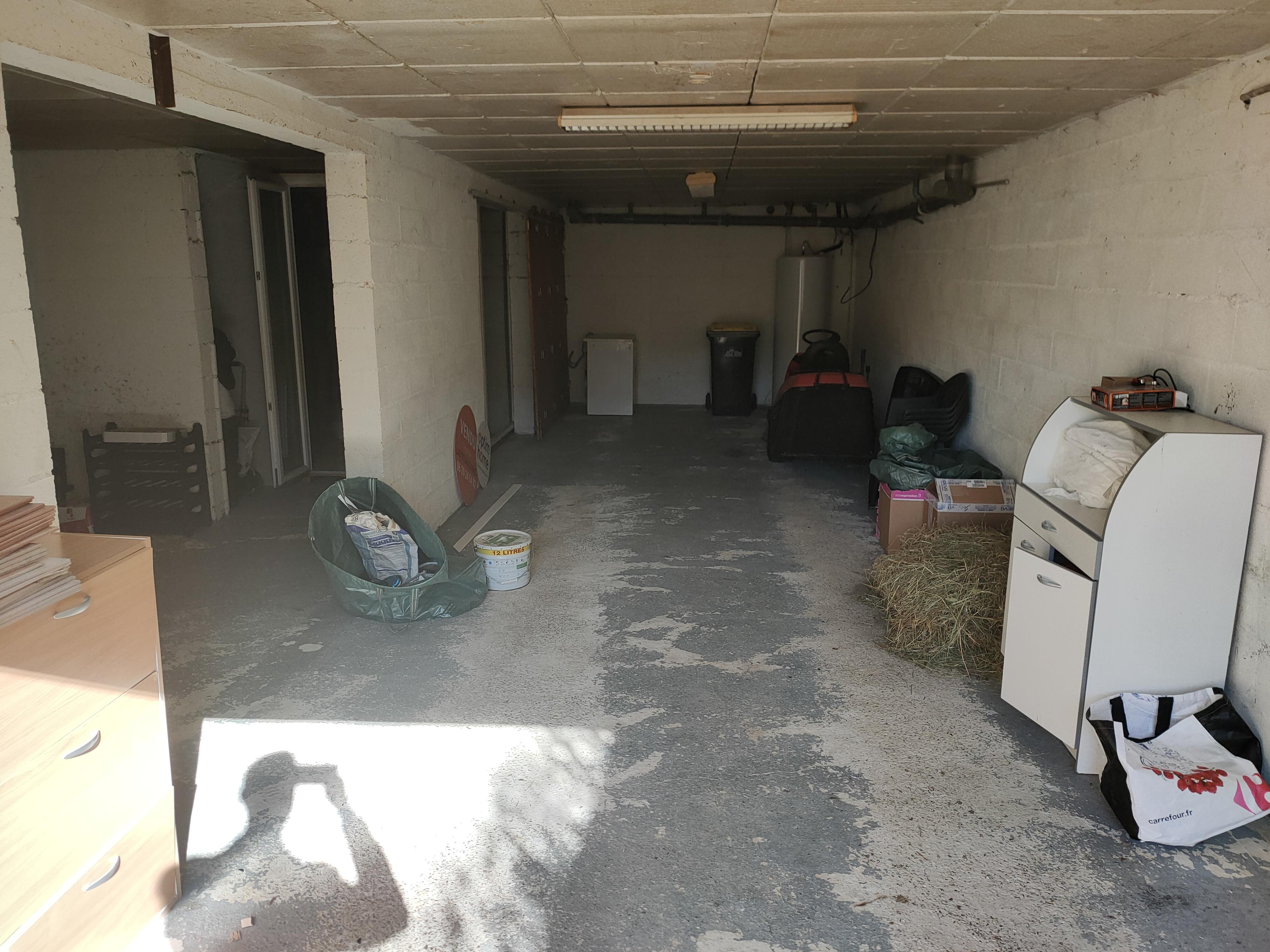 Sous-sol pour stockage et/ou voiture - Verneuil-sur-Avre - 27130 - 30 m²