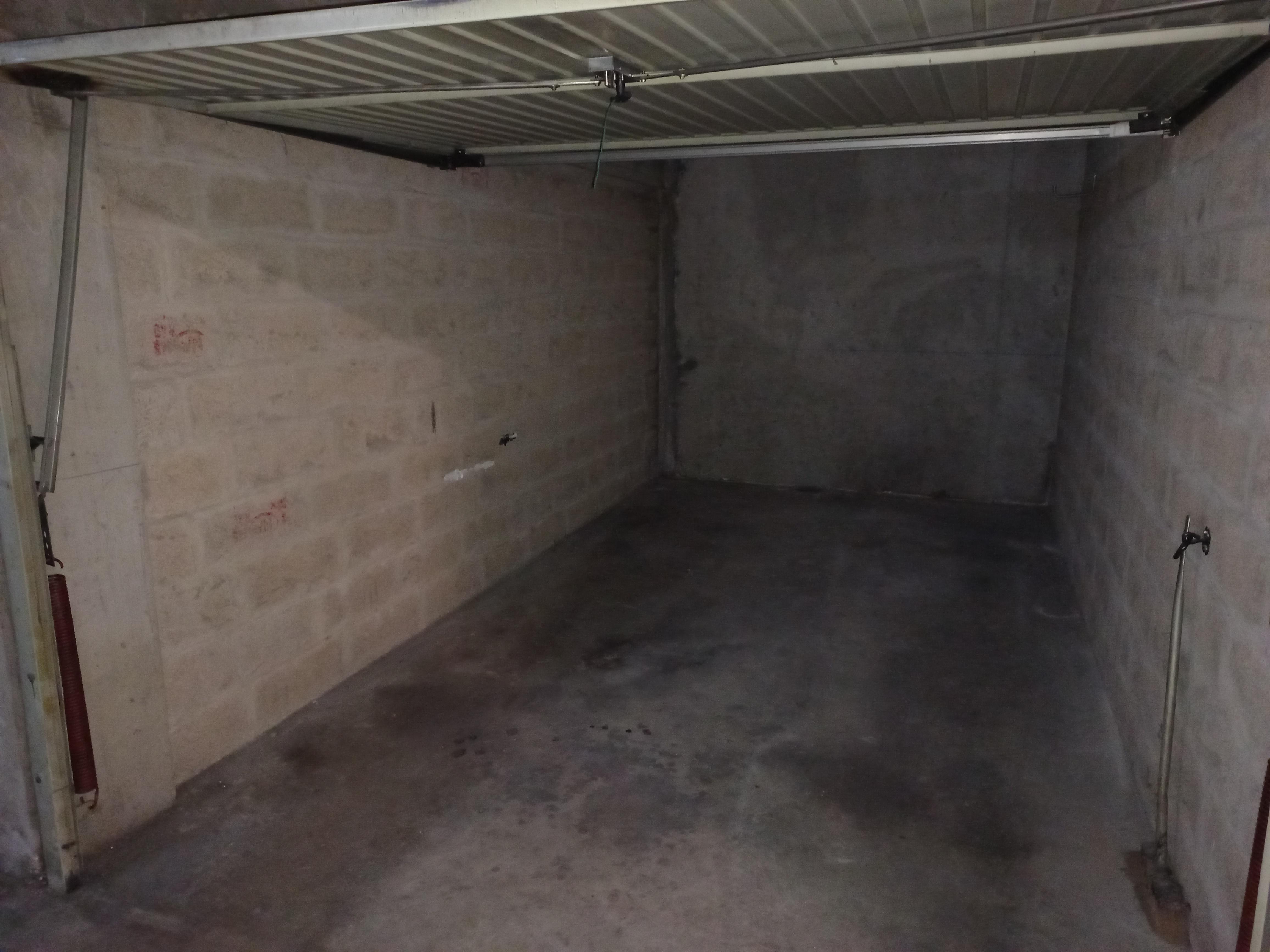 BOX 14M2 BONDY centre ville - Bondy - 93140 - 14 m²