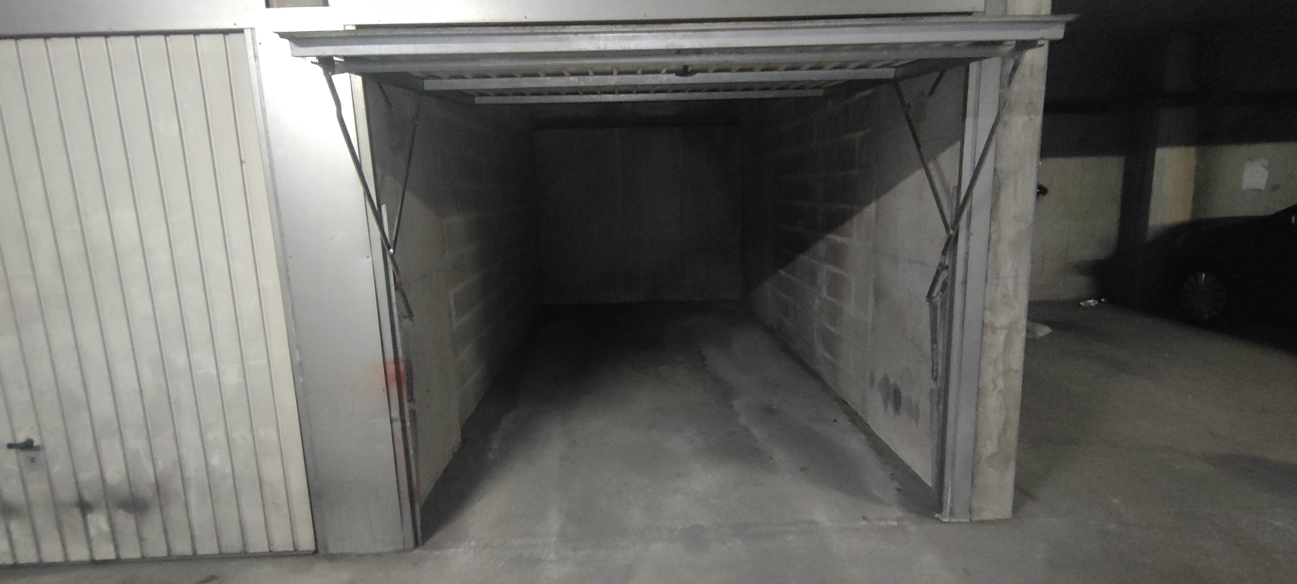 Box / Garage fermé pour parking petite voiture ou deux roues - Toulouse ...