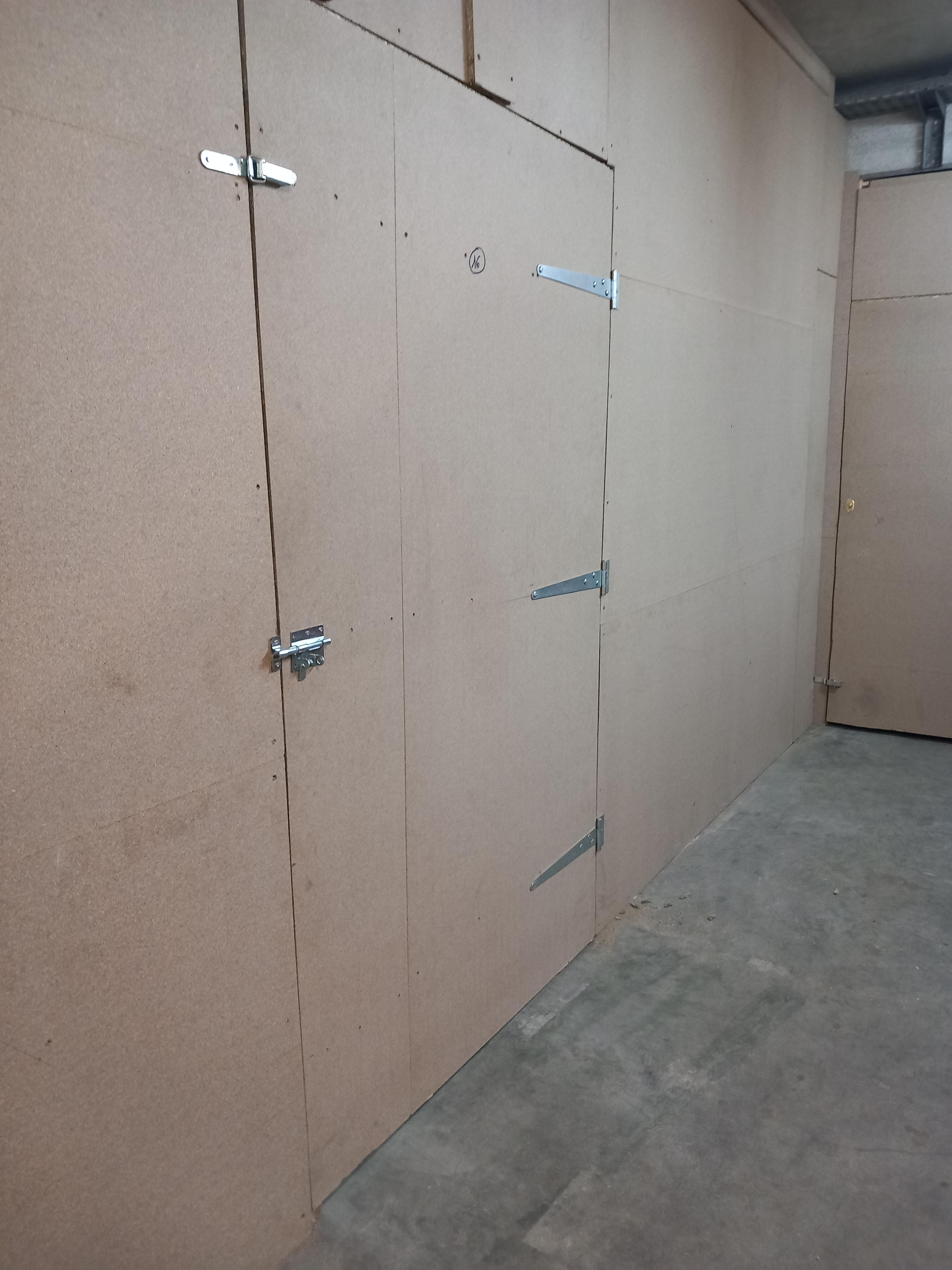Box de stockage 14m2 - Pont de Beauvoisin - Saint-Béron - 73520 - 14 m²