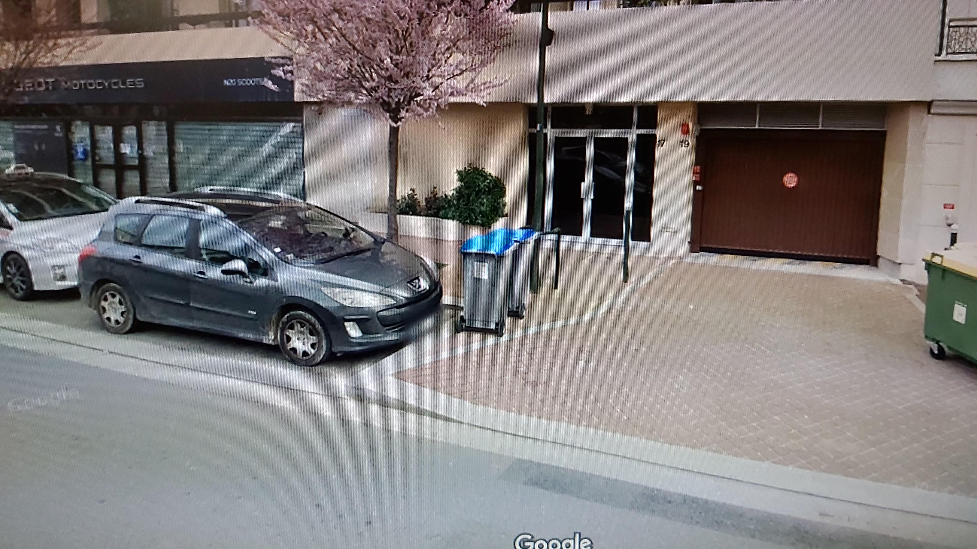 Box de parking - Bourg-la-Reine - 92340 - 15 m²