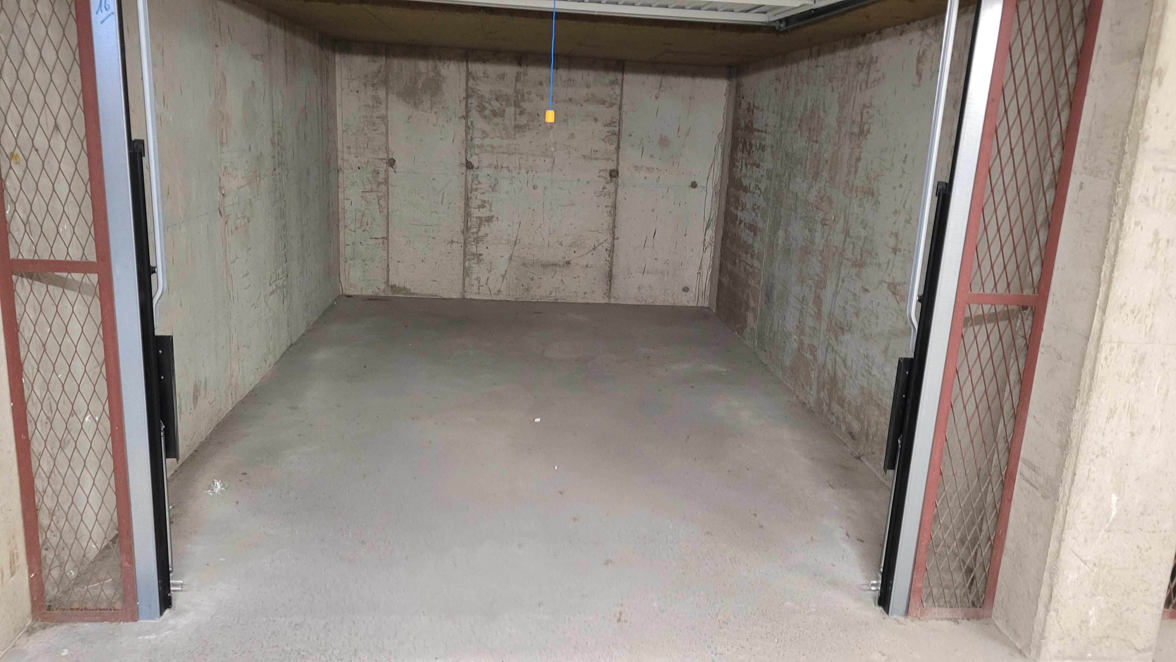 Garage de 12m² pour stationnement - Colmar - 68000 - 12 m²