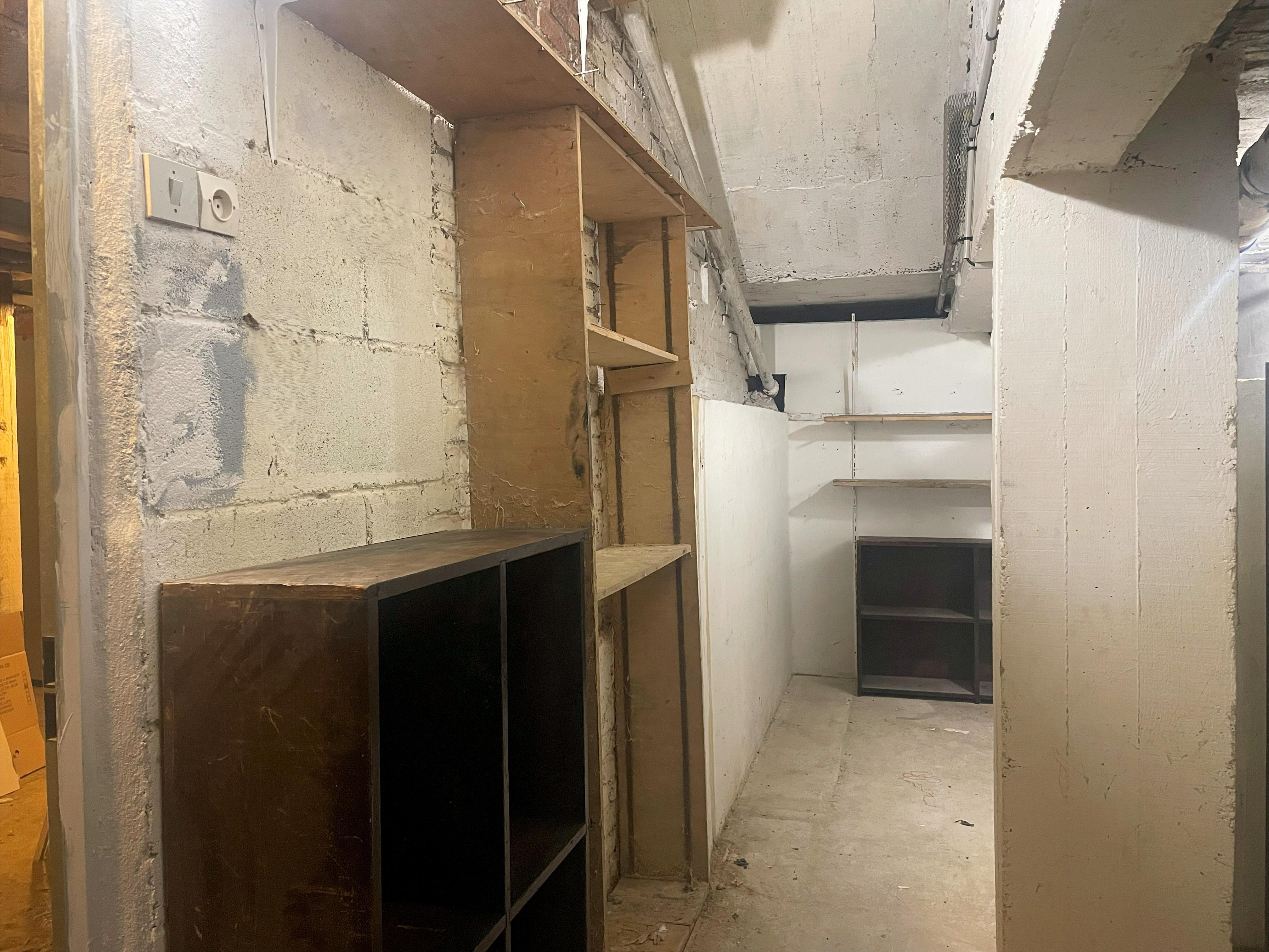 Location cave Saint Ouen - Entrée Puces - 12m2 - Saint-Ouen - 93400 - 12 m²