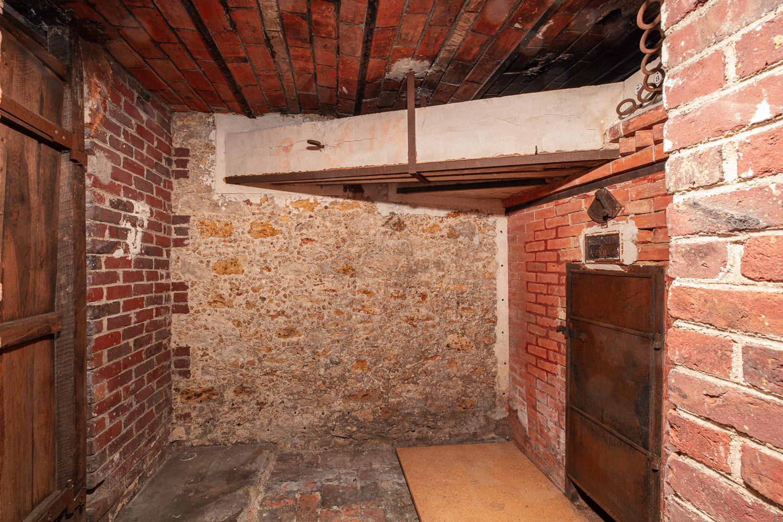 Cave sécurisée - Paris 16 Nord - Paris - 75116 - 14 m²