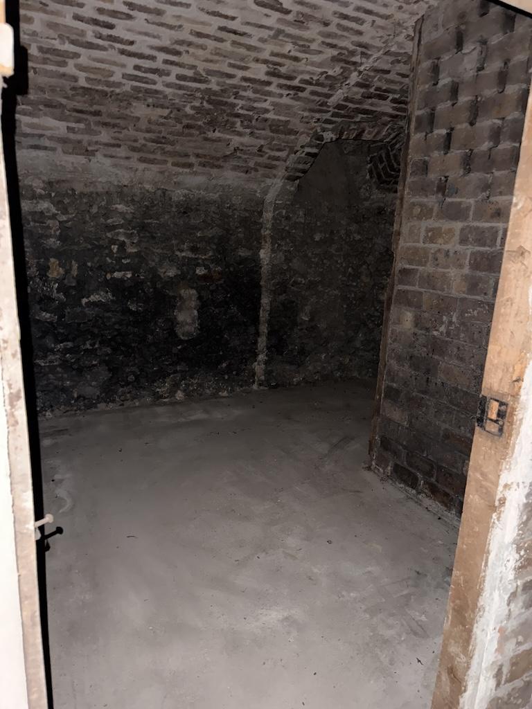 Cave 19m2 - 75 rue de Rennes Paris 6 - Paris - 75006 - 19 m²